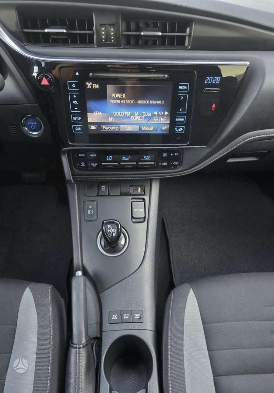 Pelēks Toyota Auris 2015 Panevēža, ar dzinēja tilpumu 1.80 L un nobraukumu 163 tūkst. km par 10999 €, foto 21 vietnē AUTOMOTO.COM.LV