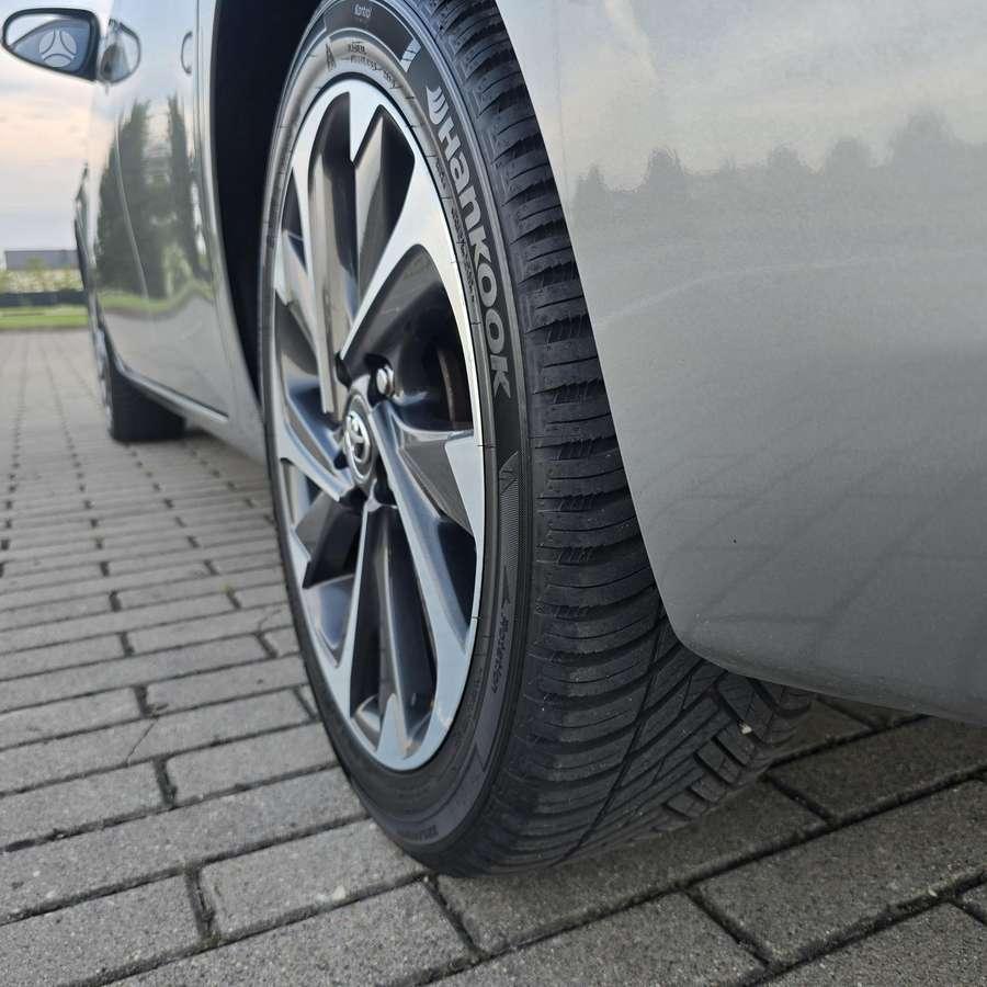 Pelēks Toyota Auris 2015 Panevēža, ar dzinēja tilpumu 1.80 L un nobraukumu 163 tūkst. km par 10999 €, foto 27 vietnē AUTOMOTO.COM.LV