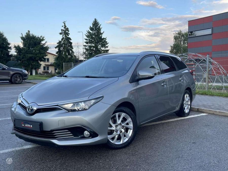 Pelēks Toyota Auris 2015 Viļņa, ar dzinēja tilpumu 1.80 L un nobraukumu 213 tūkst. km par 8450 €, foto 5 vietnē AUTOMOTO.COM.LV