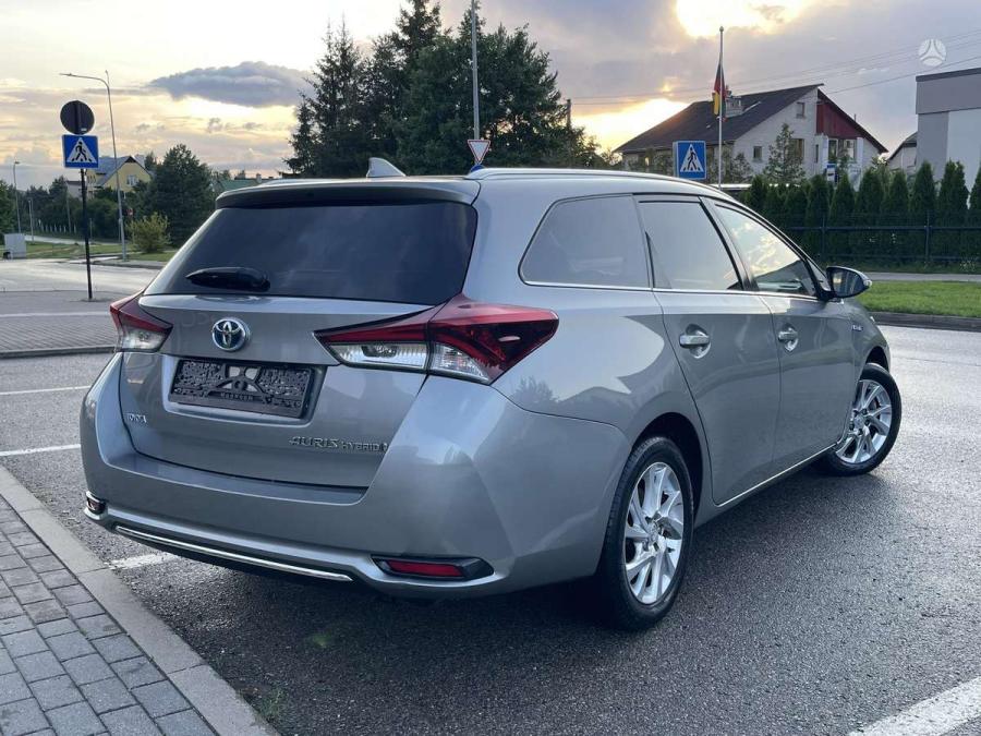 Pelēks Toyota Auris 2015 Viļņa, ar dzinēja tilpumu 1.80 L un nobraukumu 213 tūkst. km par 8450 €, foto 7 vietnē AUTOMOTO.COM.LV