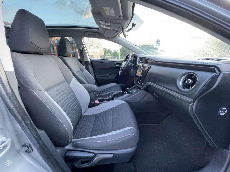 Pelēks Toyota Auris 2015 Viļņa, ar dzinēja tilpumu 1.80 L un nobraukumu 213 tūkst. km par 8450 €, foto 19 vietnē AUTOMOTO.COM.LV