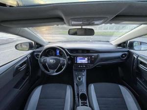 Pelēks Toyota Auris 2015 Viļņa, ar dzinēja tilpumu 1.80 L un nobraukumu 213 tūkst. km par 8450 €, foto 23 vietnē AUTOMOTO.COM.LV