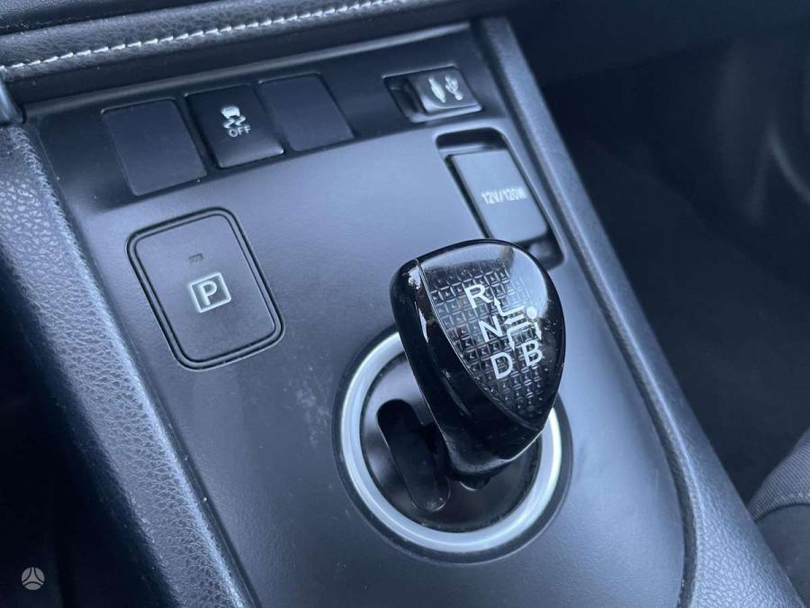 Pelēks Toyota Auris 2015 Viļņa, ar dzinēja tilpumu 1.80 L un nobraukumu 213 tūkst. km par 8450 €, foto 32 vietnē AUTOMOTO.COM.LV