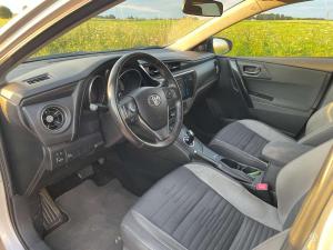 Pelēks Toyota Auris 2015 Viļņa, ar dzinēja tilpumu 1.80 L un nobraukumu 286 tūkst. km par 11500 €, foto 6 vietnē AUTOMOTO.COM.LV