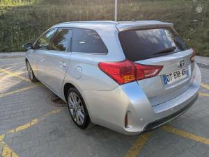 Grey Toyota Auris 2015 in Vilnius, with an engine capacity of 1.80 L and mileage of 253 thousand km for 8900 €, photo 5 on AUTOMOTO.COM.LV
