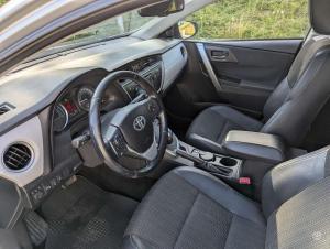 Grey Toyota Auris 2015 in Vilnius, with an engine capacity of 1.80 L and mileage of 253 thousand km for 8900 €, photo 8 on AUTOMOTO.COM.LV