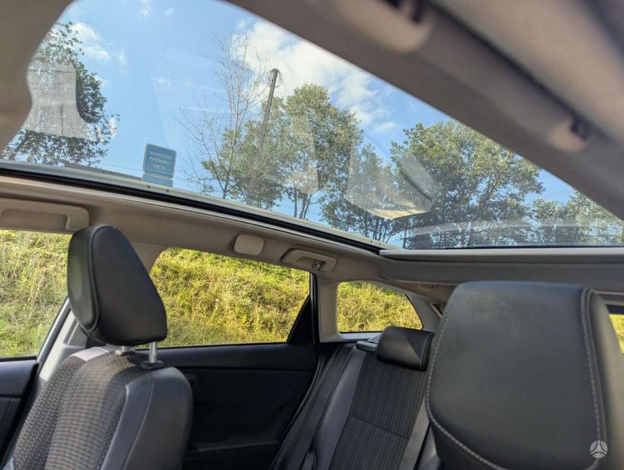 Grey Toyota Auris 2015 in Vilnius, with an engine capacity of 1.80 L and mileage of 253 thousand km for 8900 €, photo 9 on AUTOMOTO.COM.LV