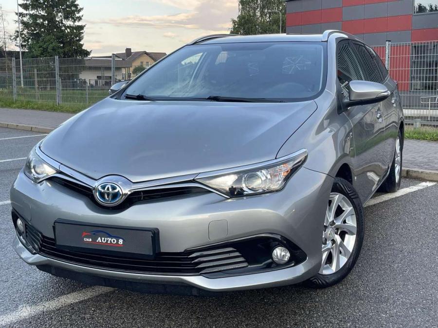 Pelēks Toyota Auris 2015 Viļņa, ar dzinēja tilpumu 1.80 L un nobraukumu 212 tūkst. km par 8999 €, foto 1 vietnē AUTOMOTO.COM.LV