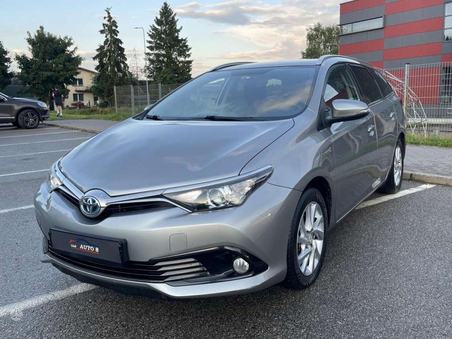 Pelēks Toyota Auris 2015 Viļņa, ar dzinēja tilpumu 1.80 L un nobraukumu 212 tūkst. km par 8999 €, foto 17 vietnē AUTOMOTO.COM.LV