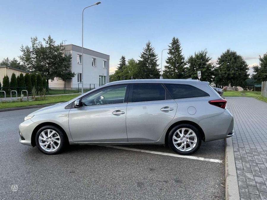 Pelēks Toyota Auris 2015 Viļņa, ar dzinēja tilpumu 1.80 L un nobraukumu 212 tūkst. km par 8999 €, foto 18 vietnē AUTOMOTO.COM.LV