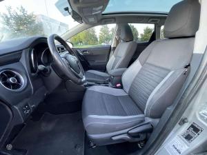 Pelēks Toyota Auris 2015 Viļņa, ar dzinēja tilpumu 1.80 L un nobraukumu 212 tūkst. km par 8999 €, foto 26 vietnē AUTOMOTO.COM.LV