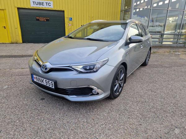 Pelēks Toyota Auris 2015 Kauņa, ar dzinēja tilpumu 1.80 L un nobraukumu 236 tūkst. km par 11200 €, foto 1 vietnē AUTOMOTO.COM.LV