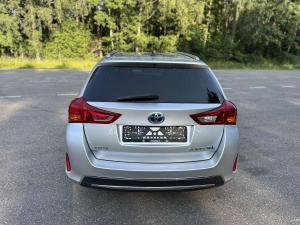 Grey Toyota Auris 2015 in Ukmerge, with an engine capacity of 1.80 L and mileage of 234 thousand km for 8250 €, photo 6 on AUTOMOTO.COM.LV