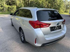 Grey Toyota Auris 2015 in Ukmerge, with an engine capacity of 1.80 L and mileage of 234 thousand km for 8250 €, photo 7 on AUTOMOTO.COM.LV