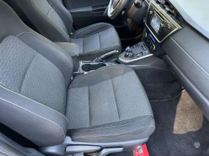 Grey Toyota Auris 2015 in Ukmerge, with an engine capacity of 1.80 L and mileage of 234 thousand km for 8250 €, photo 10 on AUTOMOTO.COM.LV