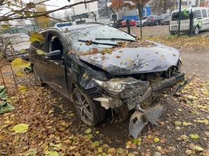 Pelēks Toyota Auris 2015 Viļņa, ar dzinēja tilpumu 1.80 L un nobraukumu 190 tūkst. km par 2500 €, foto 5 vietnē AUTOMOTO.COM.LV