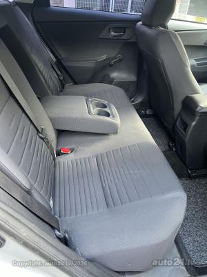 Pelēks Toyota Auris 2015 Tallina, ar dzinēja tilpumu 1.60 L un nobraukumu 220 tūkst. km par 7500 €, foto 4 vietnē AUTOMOTO.COM.LV
