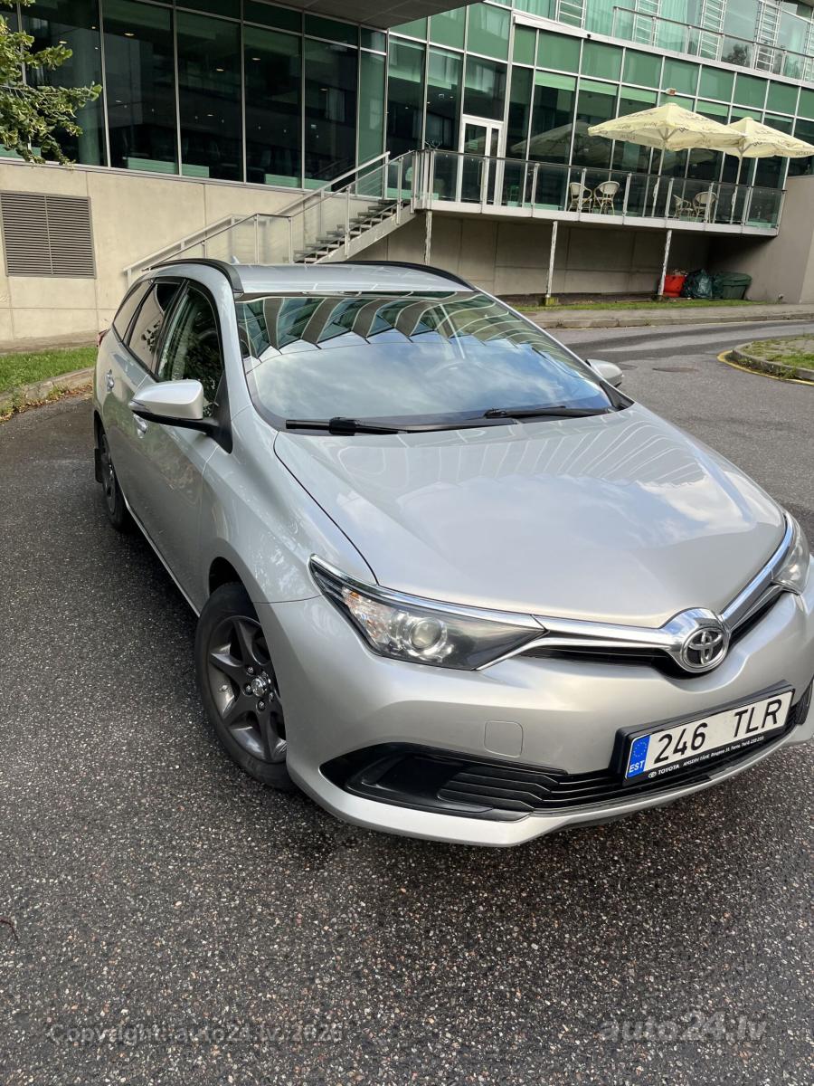 Pelēks Toyota Auris 2015 Tallina, ar dzinēja tilpumu 1.60 L un nobraukumu 220 tūkst. km par 7500 €, foto 6 vietnē AUTOMOTO.COM.LV