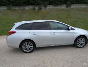 Grey Toyota Auris 2015 in Vilnius, with an engine capacity of 1.80 L and mileage of 254 thousand km for 8500 €, photo 6 on AUTOMOTO.COM.LV
