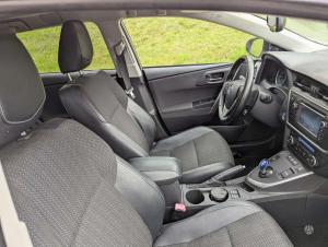 Grey Toyota Auris 2015 in Vilnius, with an engine capacity of 1.80 L and mileage of 254 thousand km for 8500 €, photo 7 on AUTOMOTO.COM.LV
