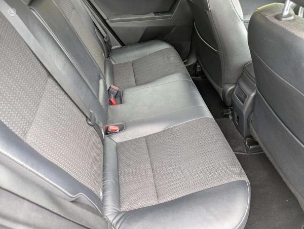 Toyota Auris 2015 Viļņa vietnē Pelēks Toyota Auris 2015 Viļņa, ar dzinēja tilpumu 1.80 L un nobraukumu 254 tūkst. km par 8500 €, foto 8 vietnē AUTOMOTO.COM.LV