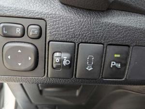 Grey Toyota Auris 2015 in Vilnius, with an engine capacity of 1.80 L and mileage of 254 thousand km for 8500 €, photo 10 on AUTOMOTO.COM.LV