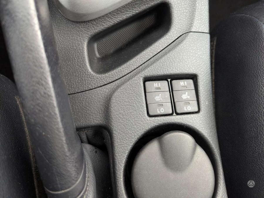 Grey Toyota Auris 2015 in Vilnius, with an engine capacity of 1.80 L and mileage of 254 thousand km for 8500 €, photo 12 on AUTOMOTO.COM.LV