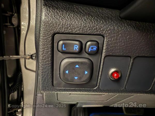 Pelēks Toyota Auris 2016 Tallina, ar dzinēja tilpumu 1.80 L un nobraukumu 242 tūkst. km par 8995 €, foto 11 vietnē AUTOMOTO.COM.LV