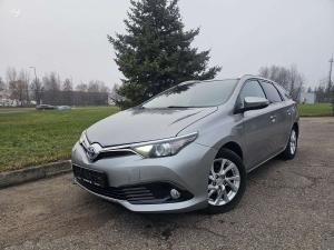 Grey Toyota Auris 2016 in Kaunas, with an engine capacity of 1.80 L and mileage of 163 thousand km for 9250 €, photo  on AUTOMOTO.COM.LV