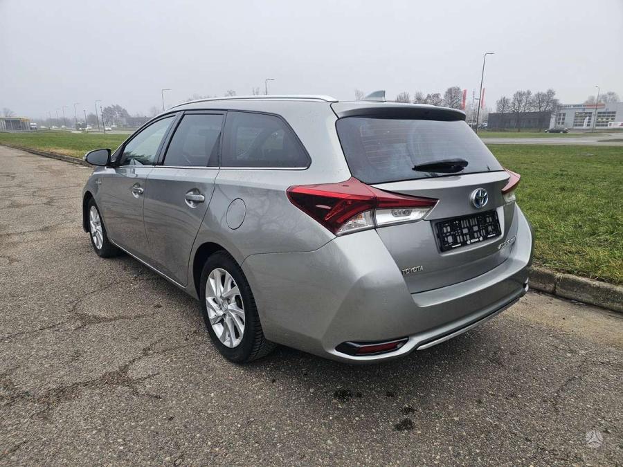 Pelēks Toyota Auris 2016 Kauņa, ar dzinēja tilpumu 1.80 L un nobraukumu 163 tūkst. km par 9250 €, foto 5 vietnē AUTOMOTO.COM.LV
