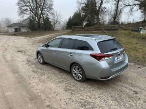 Pelēks Toyota Auris 2016 Viļņa, ar dzinēja tilpumu 1.80 L un nobraukumu 227 tūkst. km par 9300 €, foto 3 vietnē AUTOMOTO.COM.LV