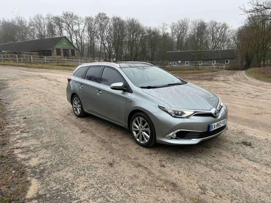 Pelēks Toyota Auris 2016 Viļņa, ar dzinēja tilpumu 1.80 L un nobraukumu 227 tūkst. km par 9300 €, foto 7 vietnē AUTOMOTO.COM.LV