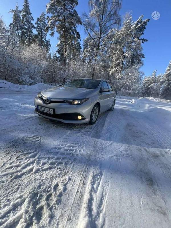 Серый Тойота Аурис 2016 в Вильнюс, объемом двигателя 1.36 л и пробегом 307 тыс. км за 6600 €, фото 5 на AUTOMOTO.COM.LV