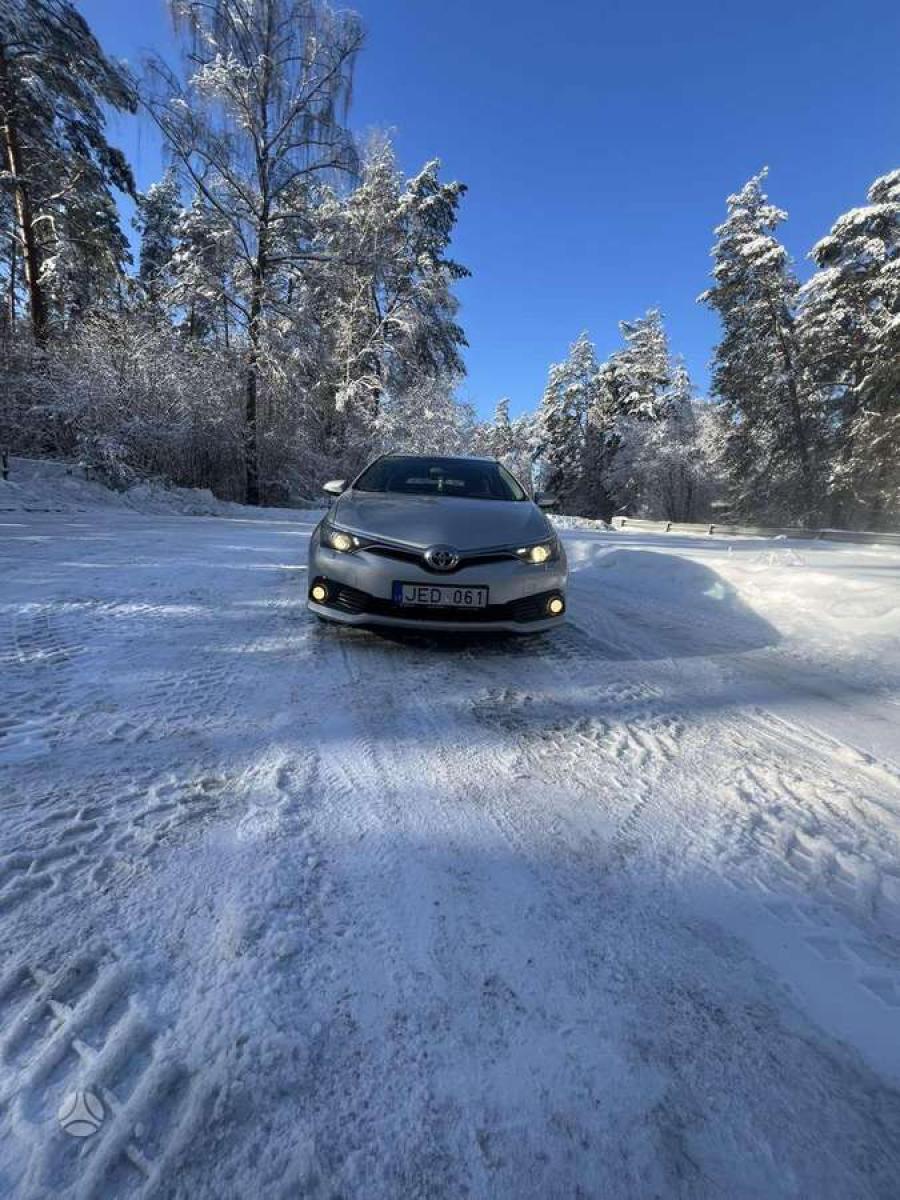 Серый Тойота Аурис 2016 в Вильнюс, объемом двигателя 1.36 л и пробегом 307 тыс. км за 6600 €, фото 6 на AUTOMOTO.COM.LV