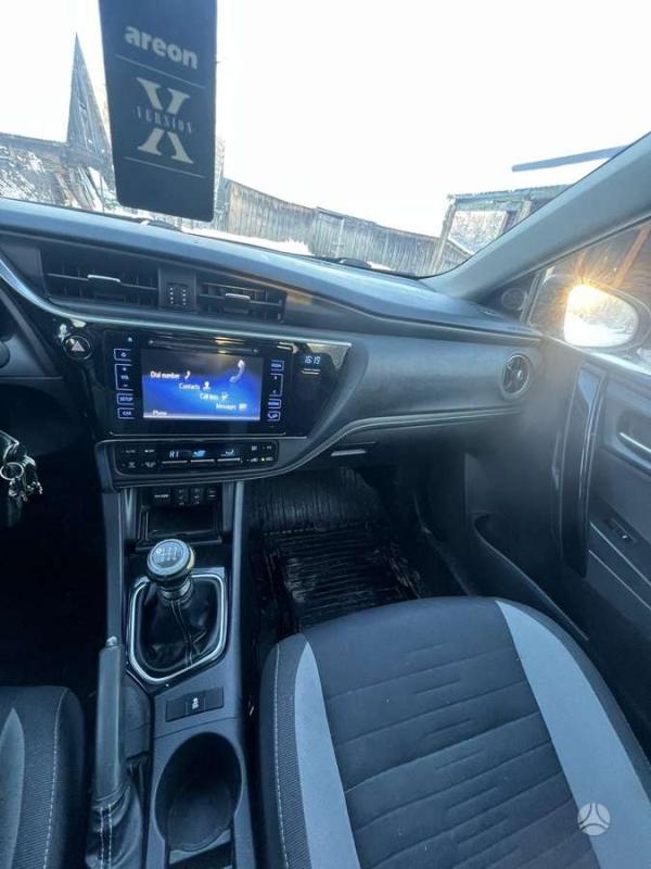 Pelēks Toyota Auris 2016 Viļņa, ar dzinēja tilpumu 1.36 L un nobraukumu 307 tūkst. km par 6600 €, foto 11 vietnē AUTOMOTO.COM.LV