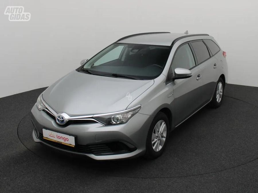 Grey Toyota Auris 2016 in Vilnius, with an engine capacity of 1.80 L and mileage of 181 thousand km for 11599 €, photo 1 on AUTOMOTO.COM.LV