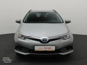 Grey Toyota Auris 2016 in Vilnius, with an engine capacity of 1.80 L and mileage of 181 thousand km for 11599 €, photo 3 on AUTOMOTO.COM.LV