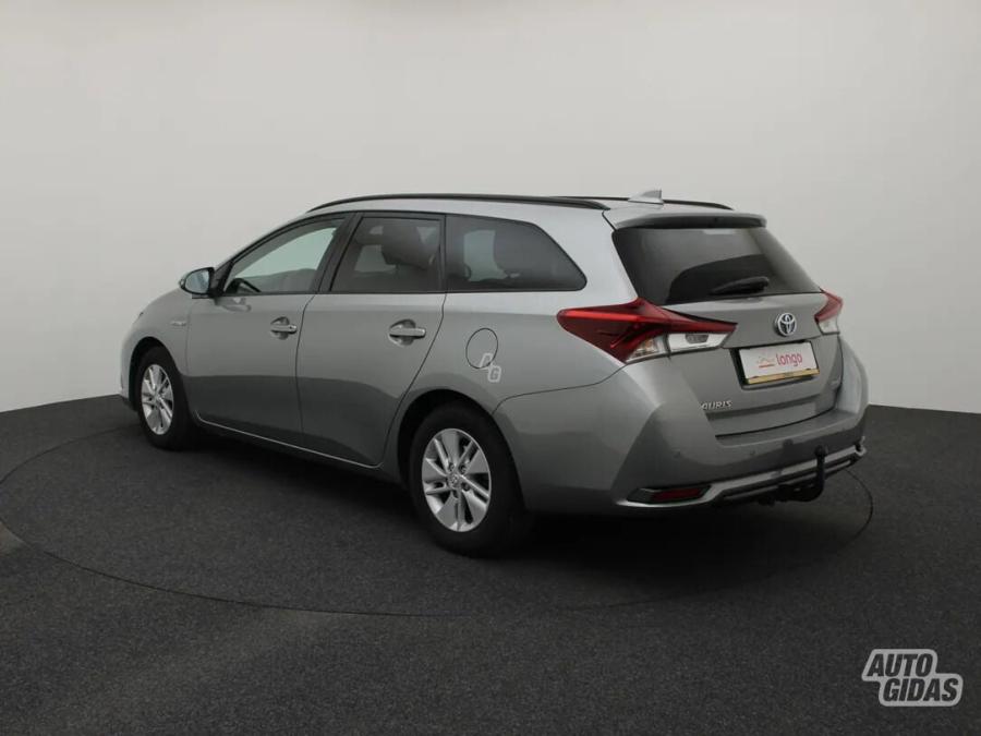 Grey Toyota Auris 2016 in Vilnius, with an engine capacity of 1.80 L and mileage of 181 thousand km for 11599 €, photo 7 on AUTOMOTO.COM.LV