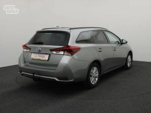 Grey Toyota Auris 2016 in Vilnius, with an engine capacity of 1.80 L and mileage of 181 thousand km for 11599 €, photo 8 on AUTOMOTO.COM.LV