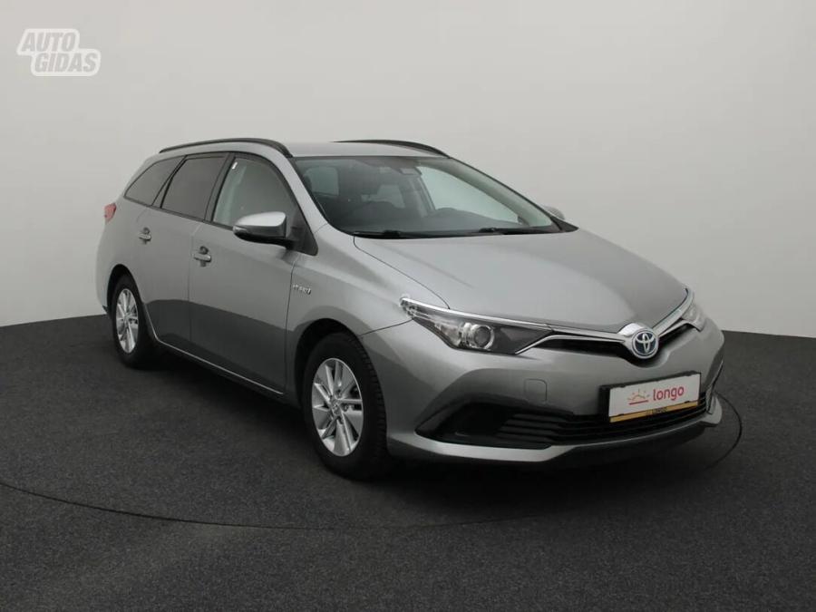 Grey Toyota Auris 2016 in Vilnius, with an engine capacity of 1.80 L and mileage of 181 thousand km for 11599 €, photo 10 on AUTOMOTO.COM.LV