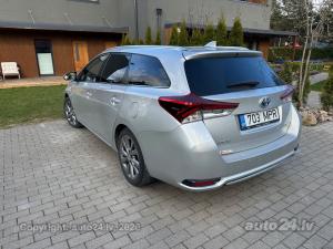 Pelēks Toyota Auris 2016 Tallina, ar dzinēja tilpumu 1.80 L un nobraukumu 187 tūkst. km par 11500 €, foto 3 vietnē AUTOMOTO.COM.LV