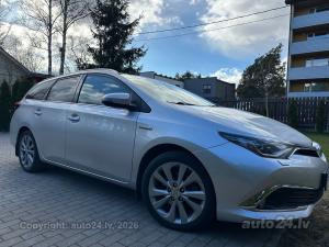 Pelēks Toyota Auris 2016 Tallina, ar dzinēja tilpumu 1.80 L un nobraukumu 187 tūkst. km par 11500 €, foto 4 vietnē AUTOMOTO.COM.LV