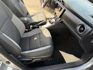 Grey Toyota Auris 2016 in Kaunas, with an engine capacity of 1.80 L and mileage of 270 thousand km for 7890 €, photo 7 on AUTOMOTO.COM.LV