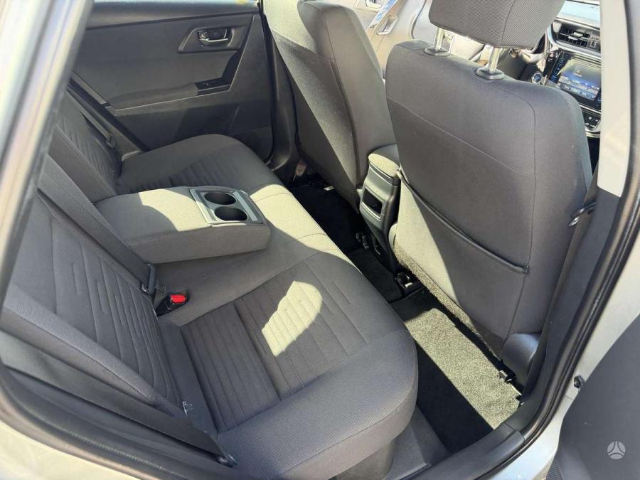 Grey Toyota Auris 2016 in Kaunas, with an engine capacity of 1.80 L and mileage of 270 thousand km for 7890 €, photo 8 on AUTOMOTO.COM.LV