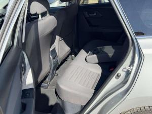 Grey Toyota Auris 2016 in Kaunas, with an engine capacity of 1.80 L and mileage of 270 thousand km for 7890 €, photo 9 on AUTOMOTO.COM.LV
