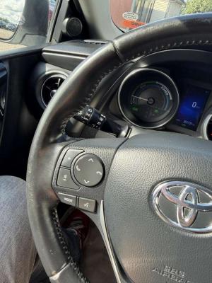 Grey Toyota Auris 2016 in Kaunas, with an engine capacity of 1.80 L and mileage of 270 thousand km for 7890 €, photo 10 on AUTOMOTO.COM.LV