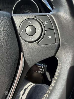 Grey Toyota Auris 2016 in Kaunas, with an engine capacity of 1.80 L and mileage of 270 thousand km for 7890 €, photo 11 on AUTOMOTO.COM.LV