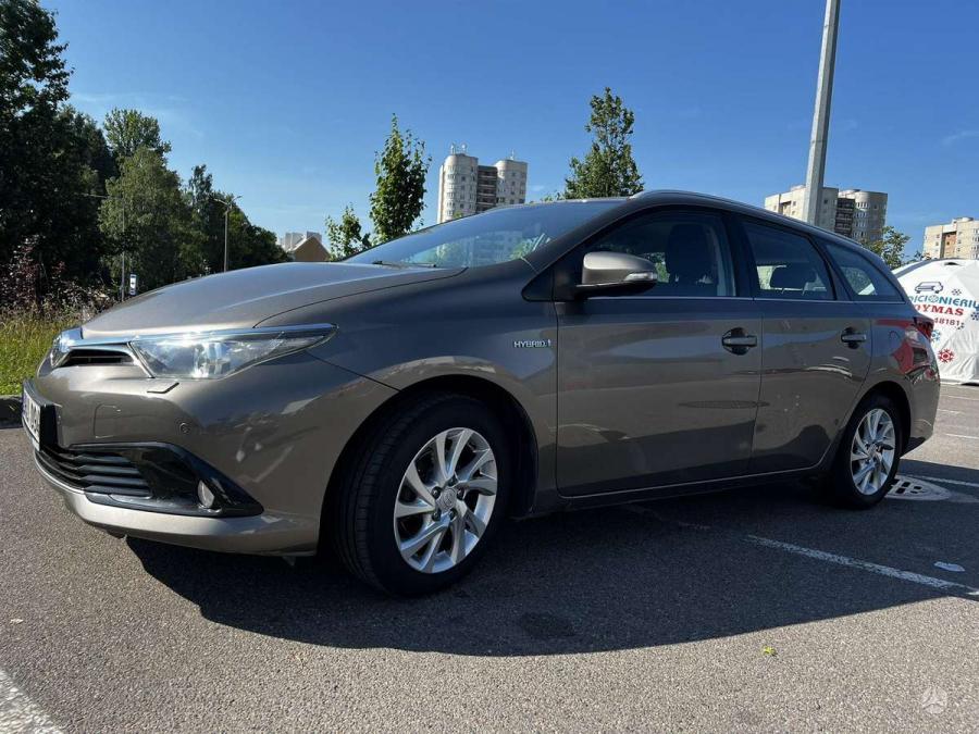 Pelēks Toyota Auris 2016 Viļņa, ar dzinēja tilpumu 1.80 L un nobraukumu 133 tūkst. km par 12400 €, foto 9 vietnē AUTOMOTO.COM.LV