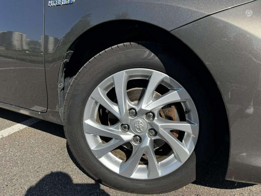 Pelēks Toyota Auris 2016 Viļņa, ar dzinēja tilpumu 1.80 L un nobraukumu 133 tūkst. km par 12400 €, foto 14 vietnē AUTOMOTO.COM.LV