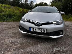 Grey Toyota Auris 2016 in Tallinn, with an engine capacity of 1.80 L and mileage of 425 thousand km for 4990 €, photo  on AUTOMOTO.COM.LV